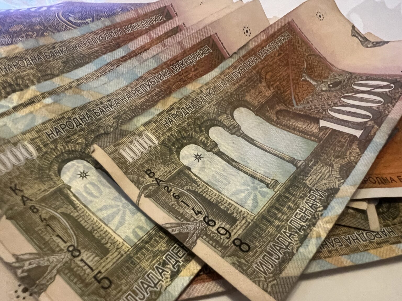 Костова: ВМРО-ДПМНЕ никогаш немале политика волја да ги покачуваат платите и животниот стандард ...